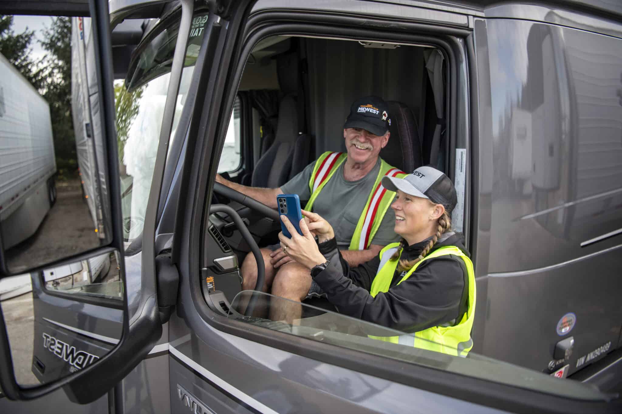 Midwest Carriers offers trucking routes that get you home every night